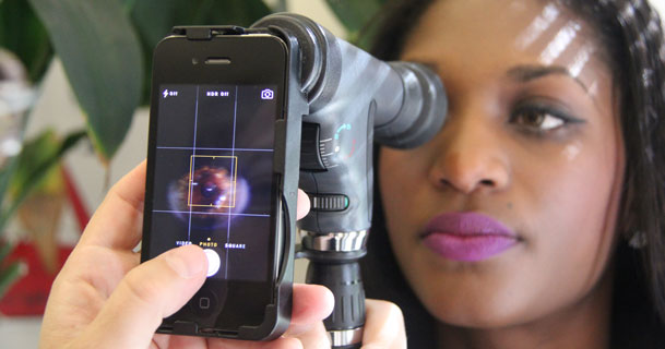 Turning Smartphones into Eye-Screening Tools | Biomedical Engineering